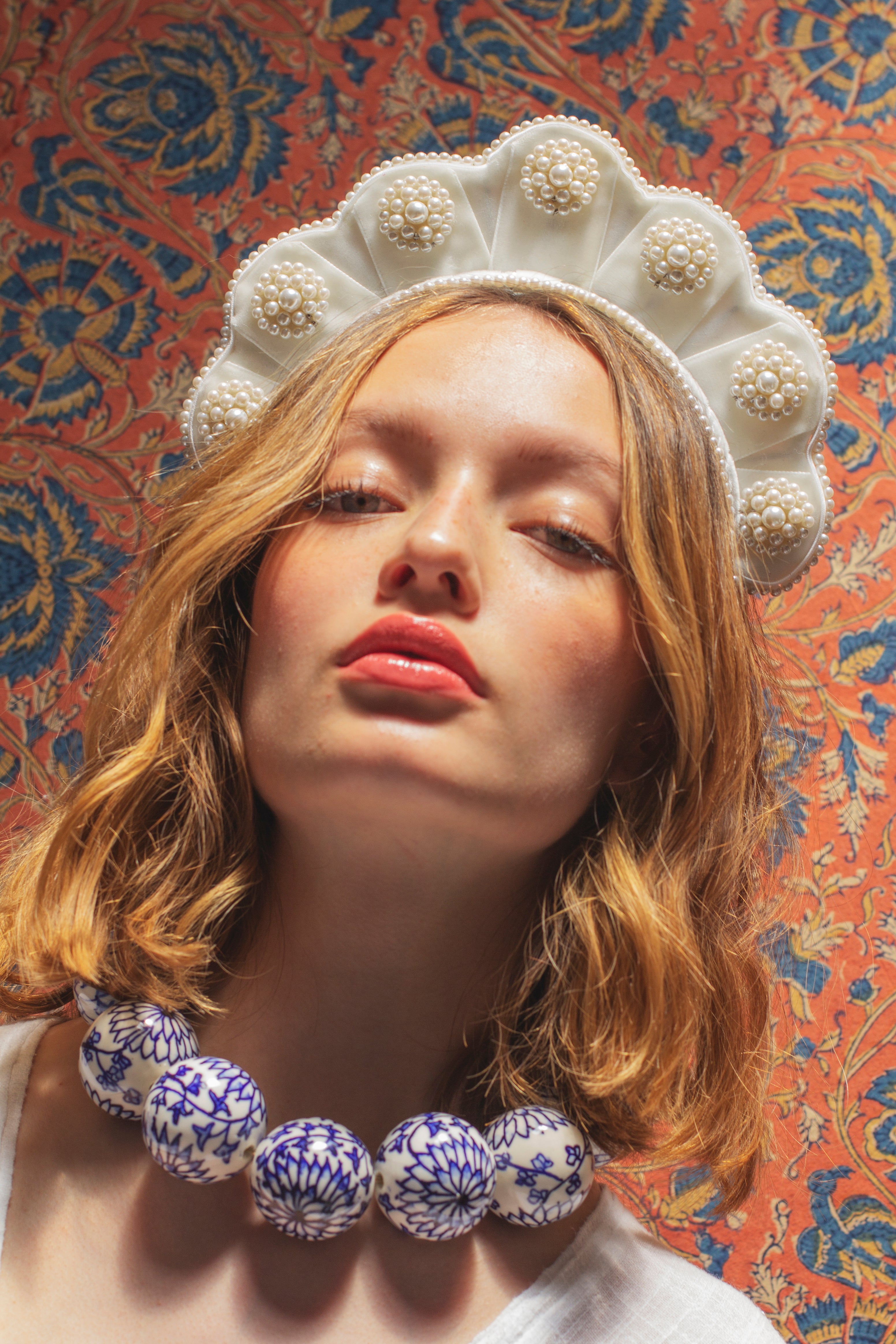 Cloud Shaped Velvet Pearl Headpiece – Magnetic Midnight